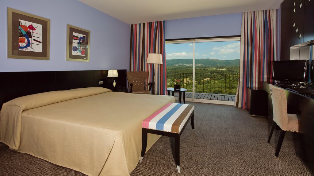 Quarto Deluxe Vista Montanha - Solverde Casinos & Hotéis | Hotel Casino ...